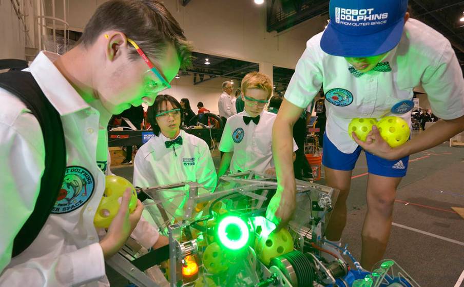 Students show off their engineering skills at FIRST Robotics ...