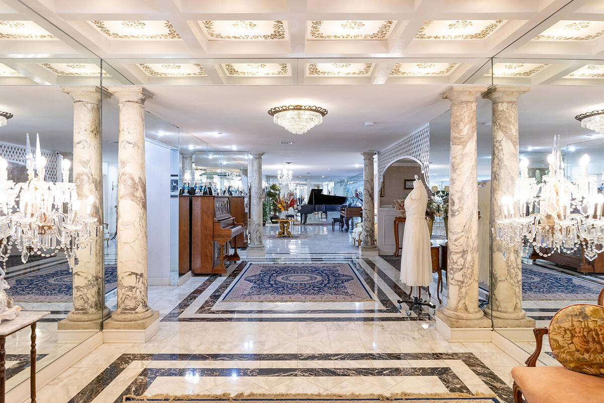 Liberace mansion keeps entertainer’s spirit alive | Las Vegas Business ...